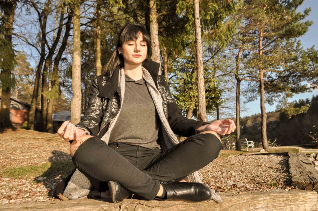 Tibetanski budistični menih pojasnjuje zakaj meditacija ni to kar ...